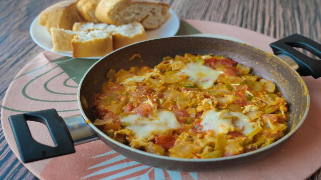 Como Fazer Menemen: Receita Completa e Original | Receitas Deliciosas e ...